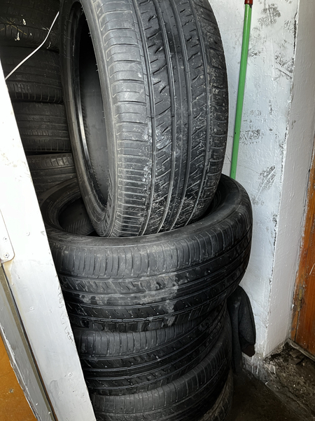 275. 50. R21 DUNLOP