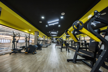 Simma Fit 6-15:00 годовой абонемент на фитнес клуб, бассейн и сауны