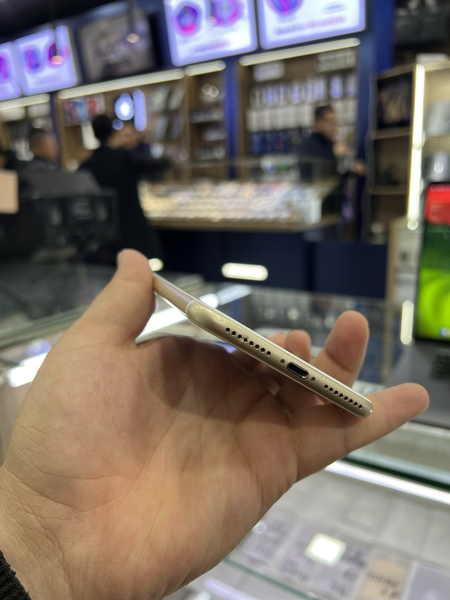 IPhone 7 Plus gold