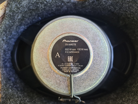 Pioneer sotiladi 650 vatli made in vetnam orginal spark polkasi bln