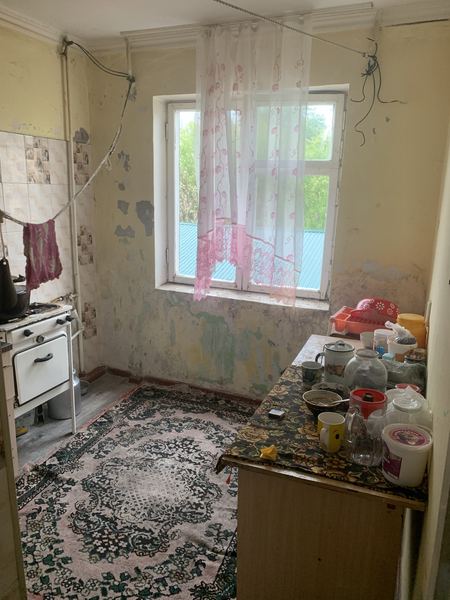 Фрунзе массивда 2 хоналик квартира сотилади