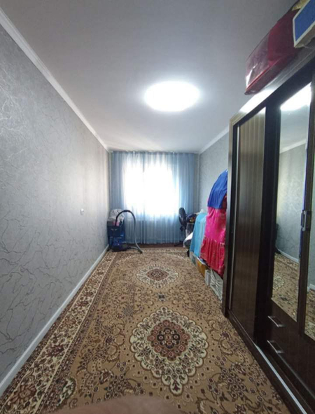 На Чиланзарском районе Г9А продается квартира. 2/4/4
