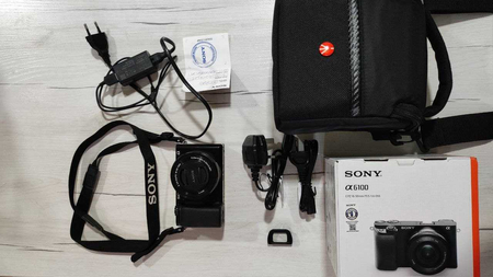 Камера Sony A6100