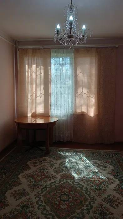 Чиланзар 11 2х комнатная Балкон 1.5*3