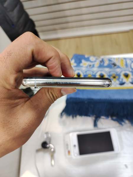 iPhone xs max 256GB batareya 79%