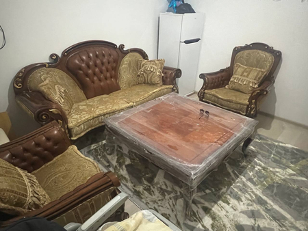продам РОСКОШНЫЙ Диван два кресло + журнальный стол из чистого дерева
