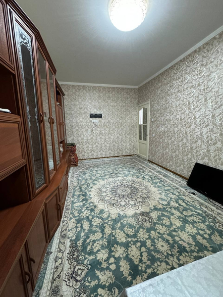 Kvartira в Мирзо-Улугбекском районе 3/3/9 на Карасу