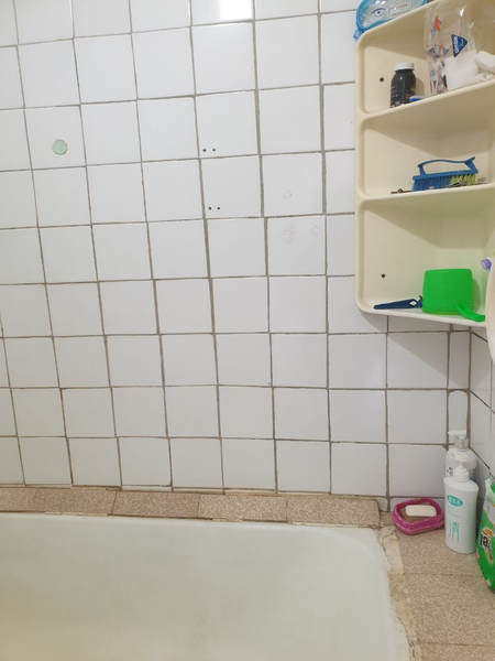 2 xona  5 etaj 7 mikrayon yangi bozorni oldidagi dom