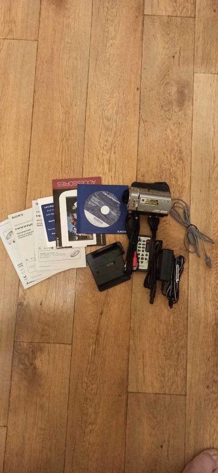 Видеокамера Sony DCR-SR85E