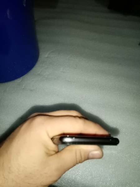 Iphone 8   128g usilinni batare qo'yilgan