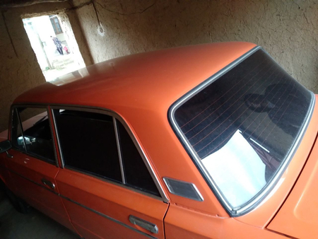 Vaz 21 03 sotiladi