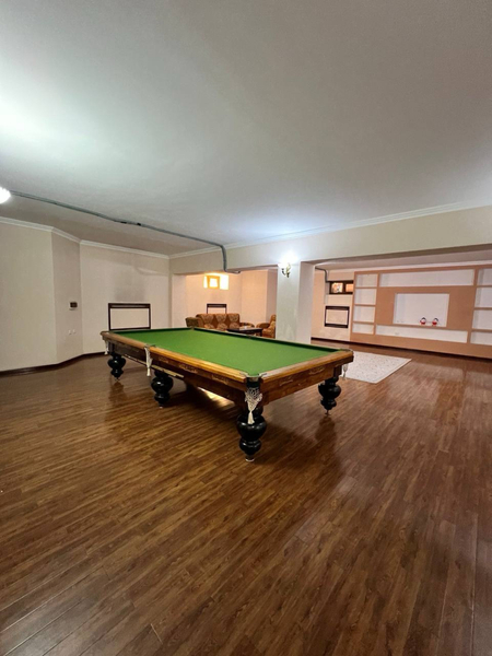 Тараканчик 8 комнат 3 этажа 6 соток 700м2