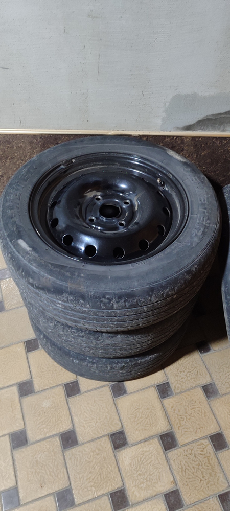 Balon 195\\\\60 R 15 sotiladi