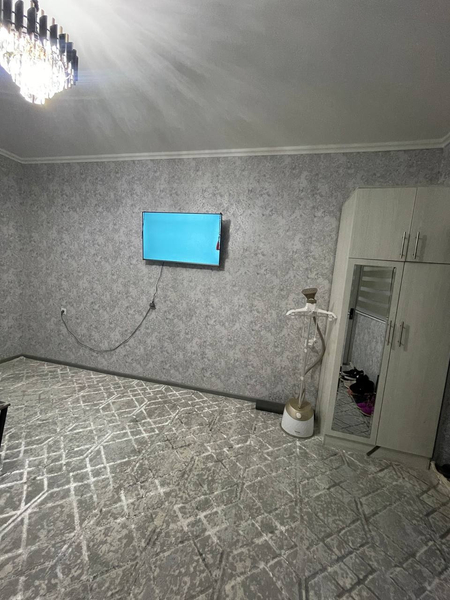 1 комнатная срочна продаётся с ремонтом  Слонима