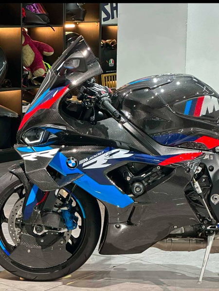 BMW M 1000 RR Zakazga keladi