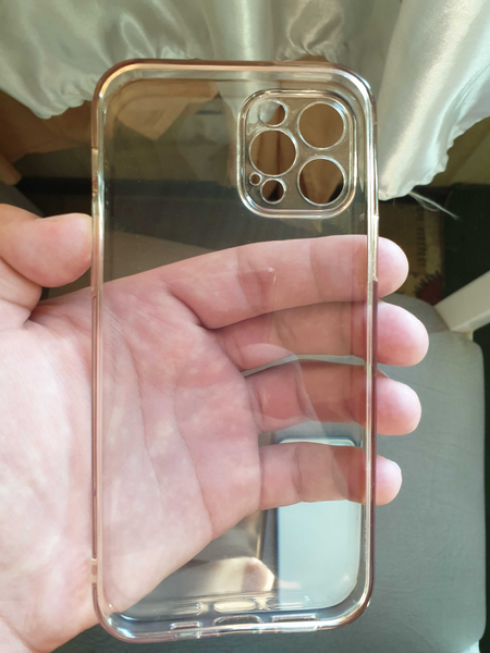 Чехол на iPhone 12