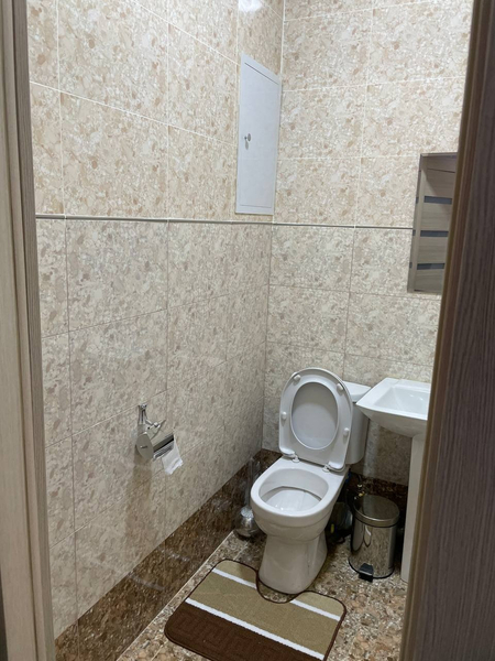 Срочно продаётся 3 ком Новостройка Достлик метров