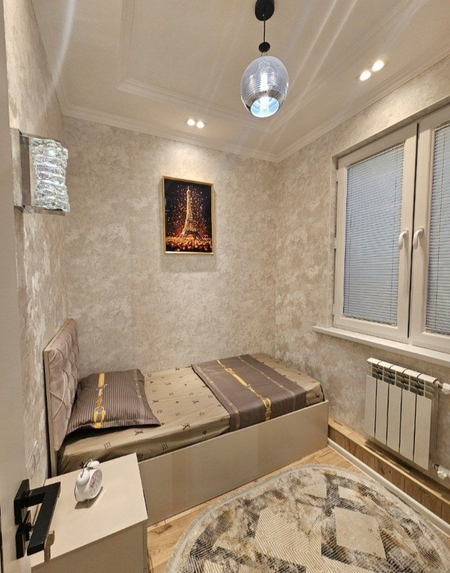 Метро Мирзо Улугбек. Ц квартал  2×3/4/5  47м2.