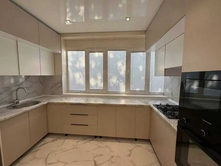 Срочно продается 4/4/9 квартира 84 м²  Юнусабад-Ц6  (США)