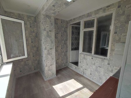 Продаётся квартира в бывшем общежитии. МИРОБАДСКИЙ РАЙОН.