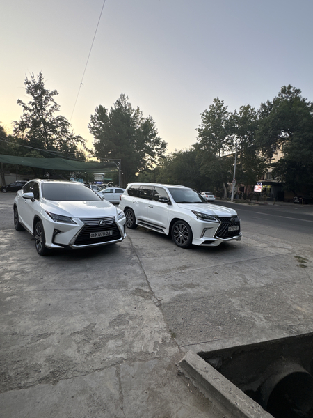 LEXUS RX 350 srochna sotiladi minishka olingan moshina