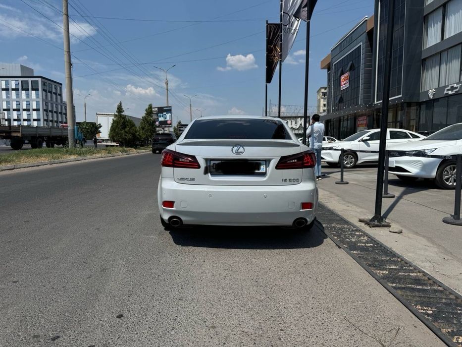 Продаётся Lexus is 300
