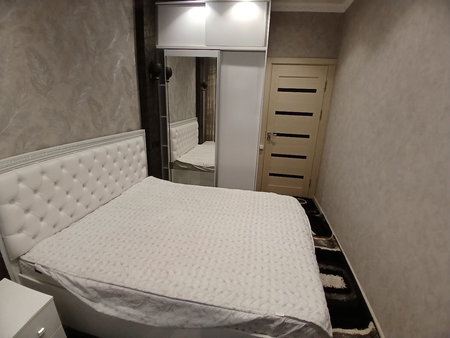 Маклерсиз квартира, хамма жихозлар янги,  қушбеги 20 дом, 13 квартира
