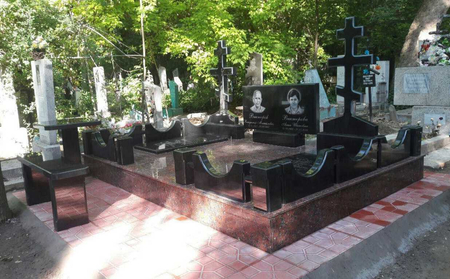 Памятники качественно.