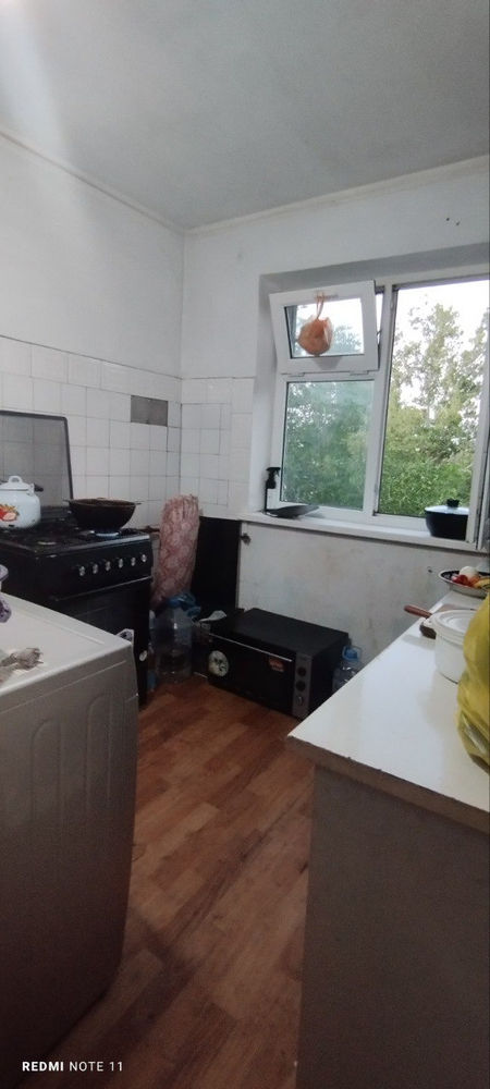 Kvartira sotiladi Fargona kirguli 4 etaj 2 honalik