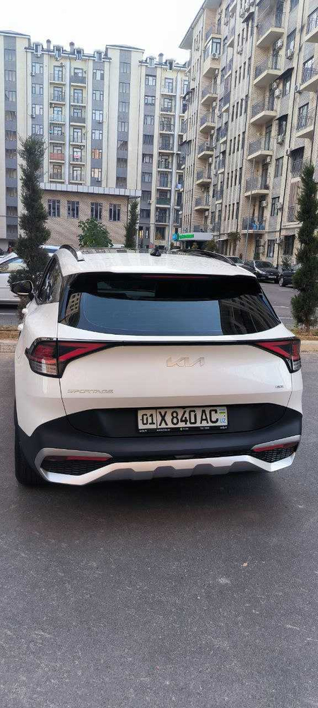 KIA sportage 2023, позиция 2, полный привод, люк. Состояние отличное.