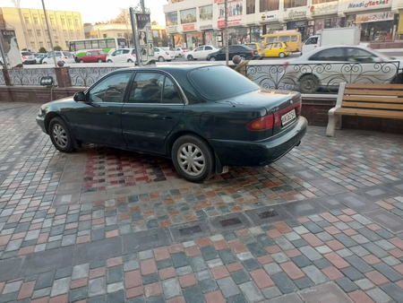 Avtomobil sotiladi