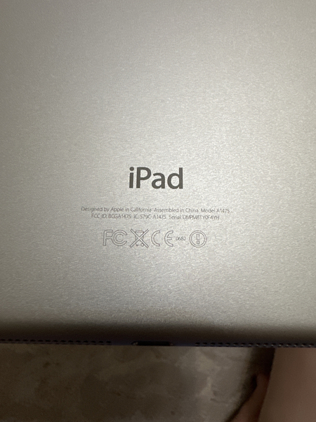 Продаю Ipad A1475 б/у