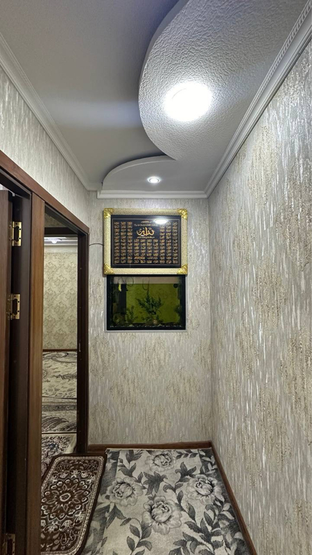 Продается квартира на 1 этаже можно и под бизнес под офис.