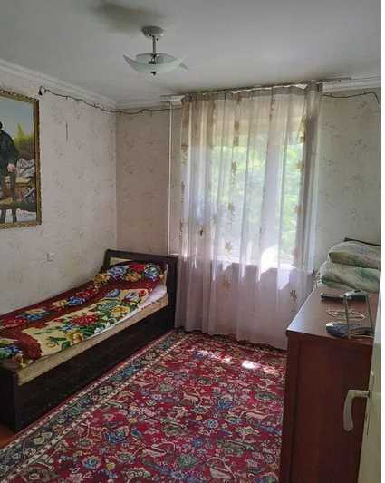 Продаю 4х комн 1эт 5 эт Чиланзар 25 квл ор-р Олмаз ресторан