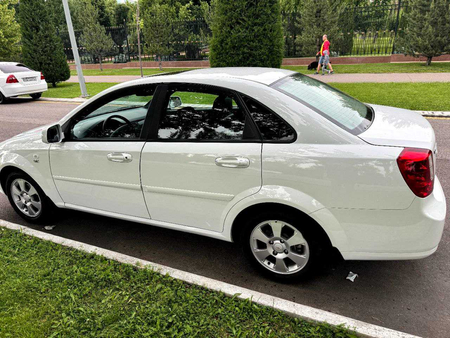 Автомобиль Chevrolet Gentra 3-поз.А/Т с люком 10000 км, с салона 2022
