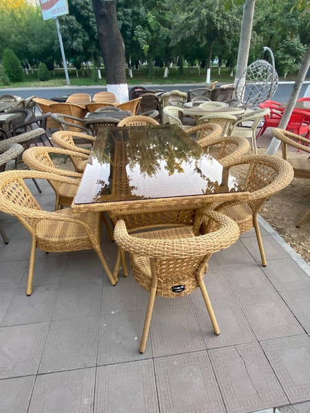 Lazuno stol stul