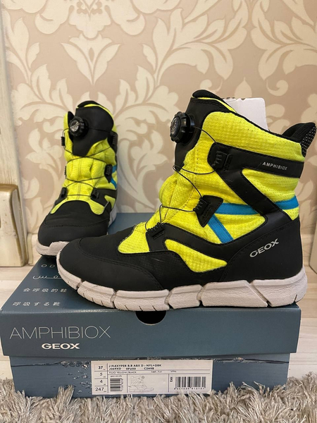 Продам спортивные потинки
