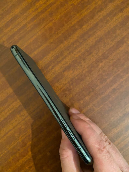 Iphone 11 pro batareya 100% xotirasi 256gb. Xolati ideal