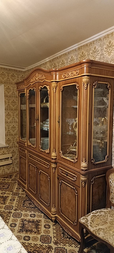Сервант сатаман тап таза нокисте 5млн 500сум