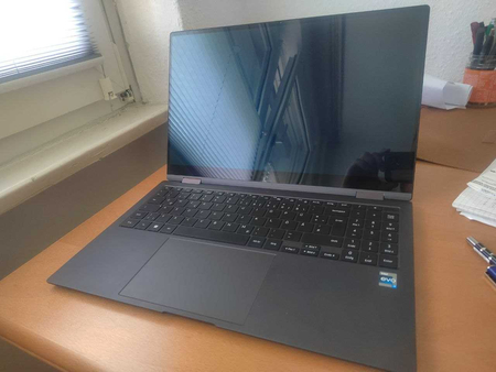 Galaxy book 2 pro 360 15.6 dyum core i7