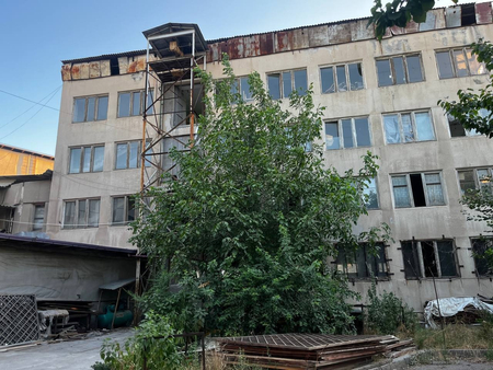 Срочно Нежилое. 1-Линия. ор: Кора-Камиш 1 РОВД. 12 соток. под бизнес