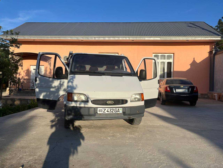 Ford transit бортовой с тентом