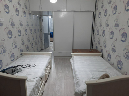 3xonali uy srochna sotiladi