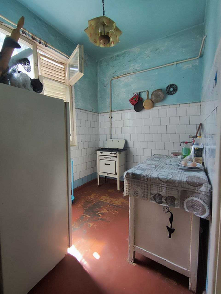 Продам трешку со средним ремонтом 65м2 2 этаж около Ровд Чиланзар!`