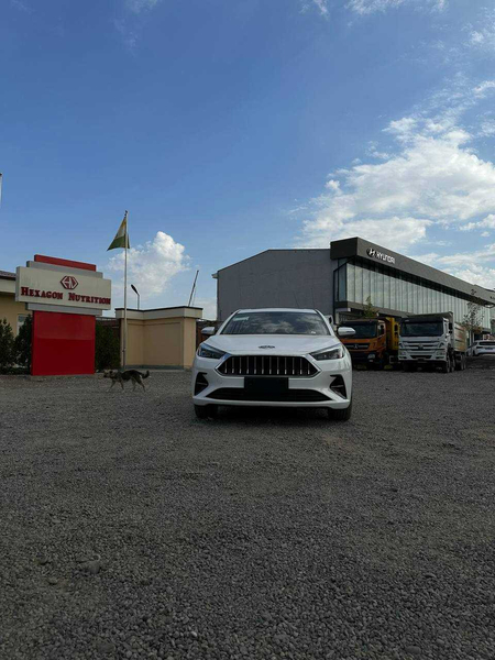 2024 Malibu 1 o'rniga Jac J7 sedan varyant Malibuni bosadi