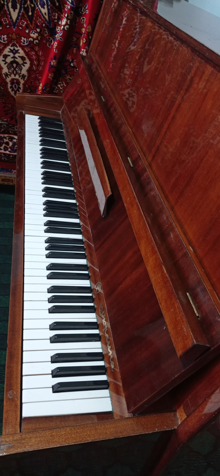 Pianino musiqa asbobi