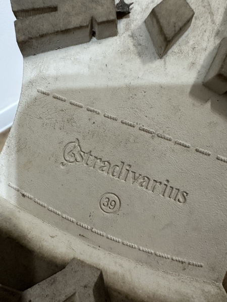 Ботинки на шнуровке от Stradivarius