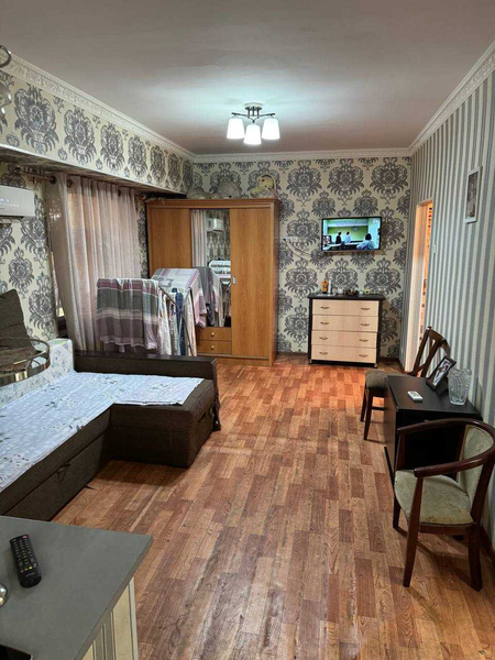 Квартирва первом этаже переделаная 1 в 2 почти на Рисовом