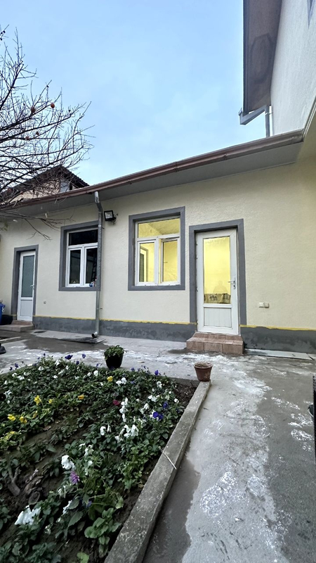 Дом Азербайджанкий центр 3 сотки Евро