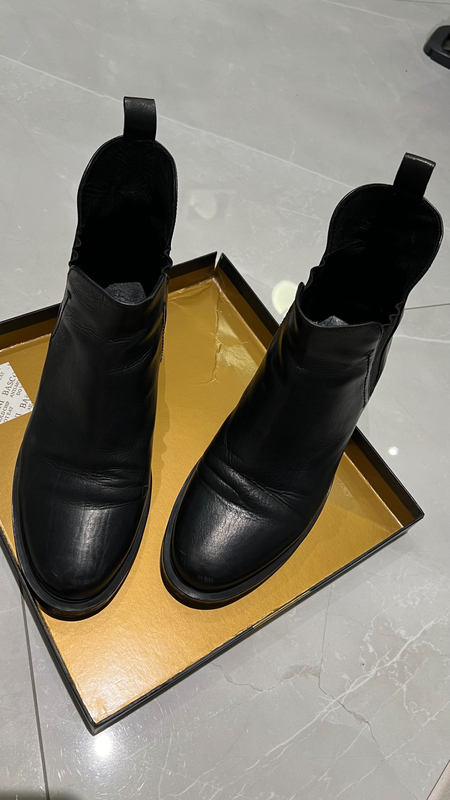 Продам сапоги Челси.